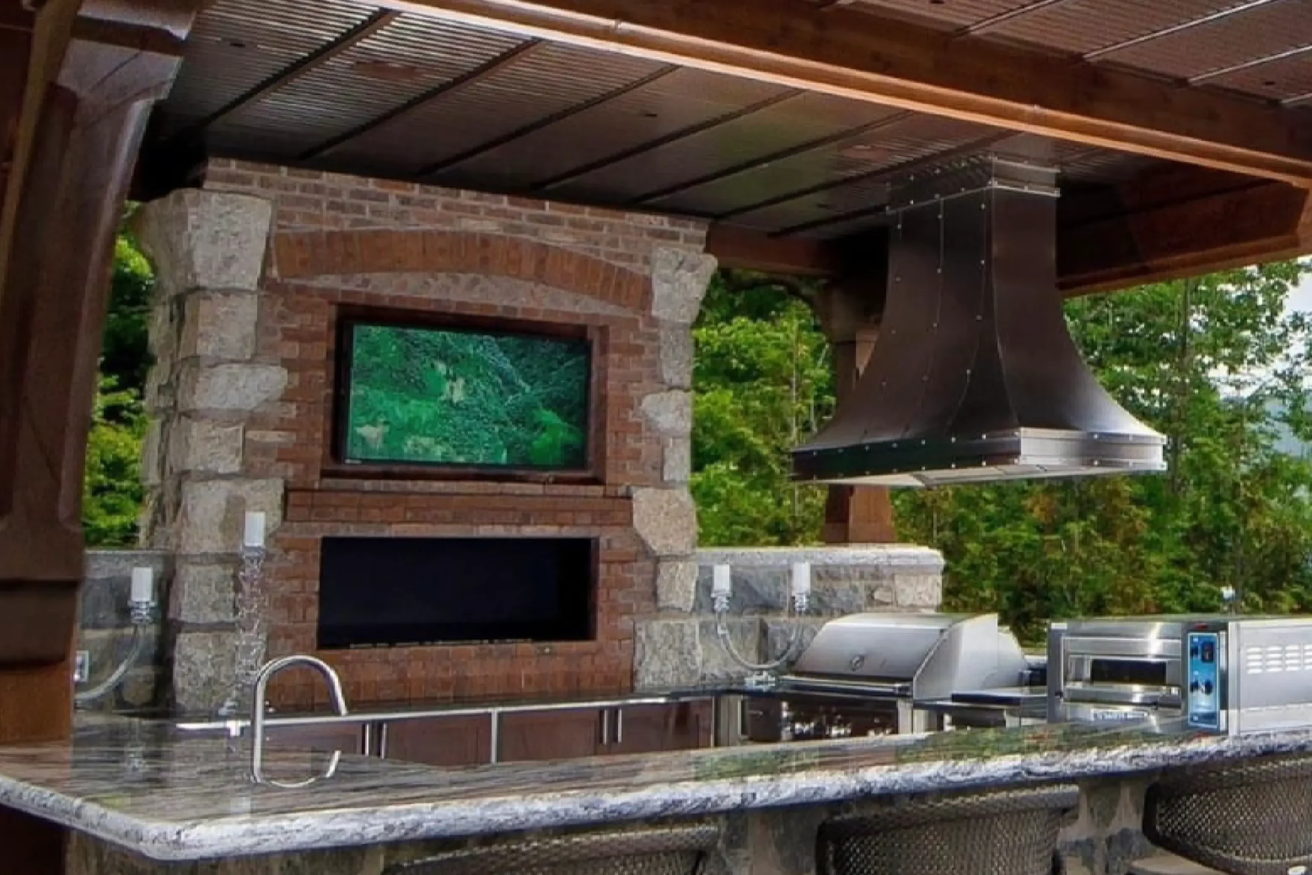 Weather-Resistant Outdoor Kitchen Hoods: Material Requirements